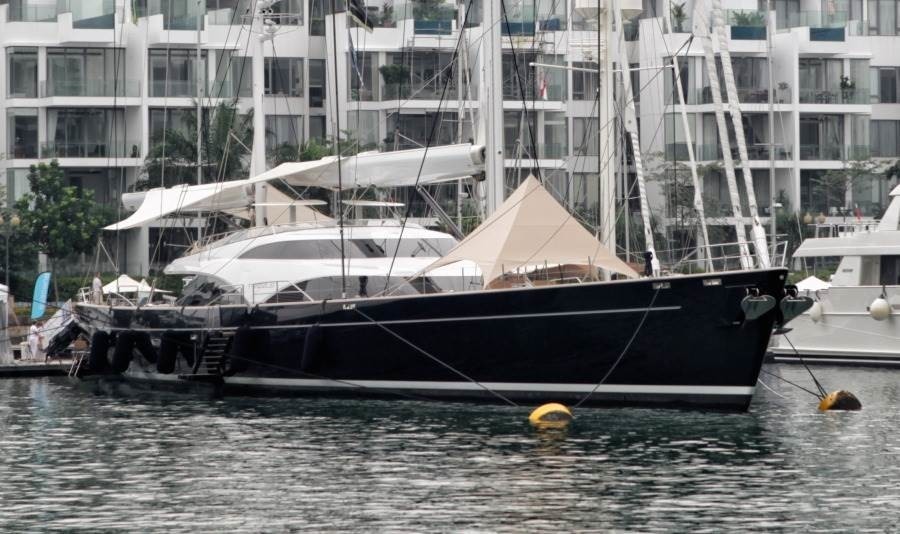 Yacht TWIZZLE, Royal Huisman | CHARTERWORLD Luxury Superyacht Charters